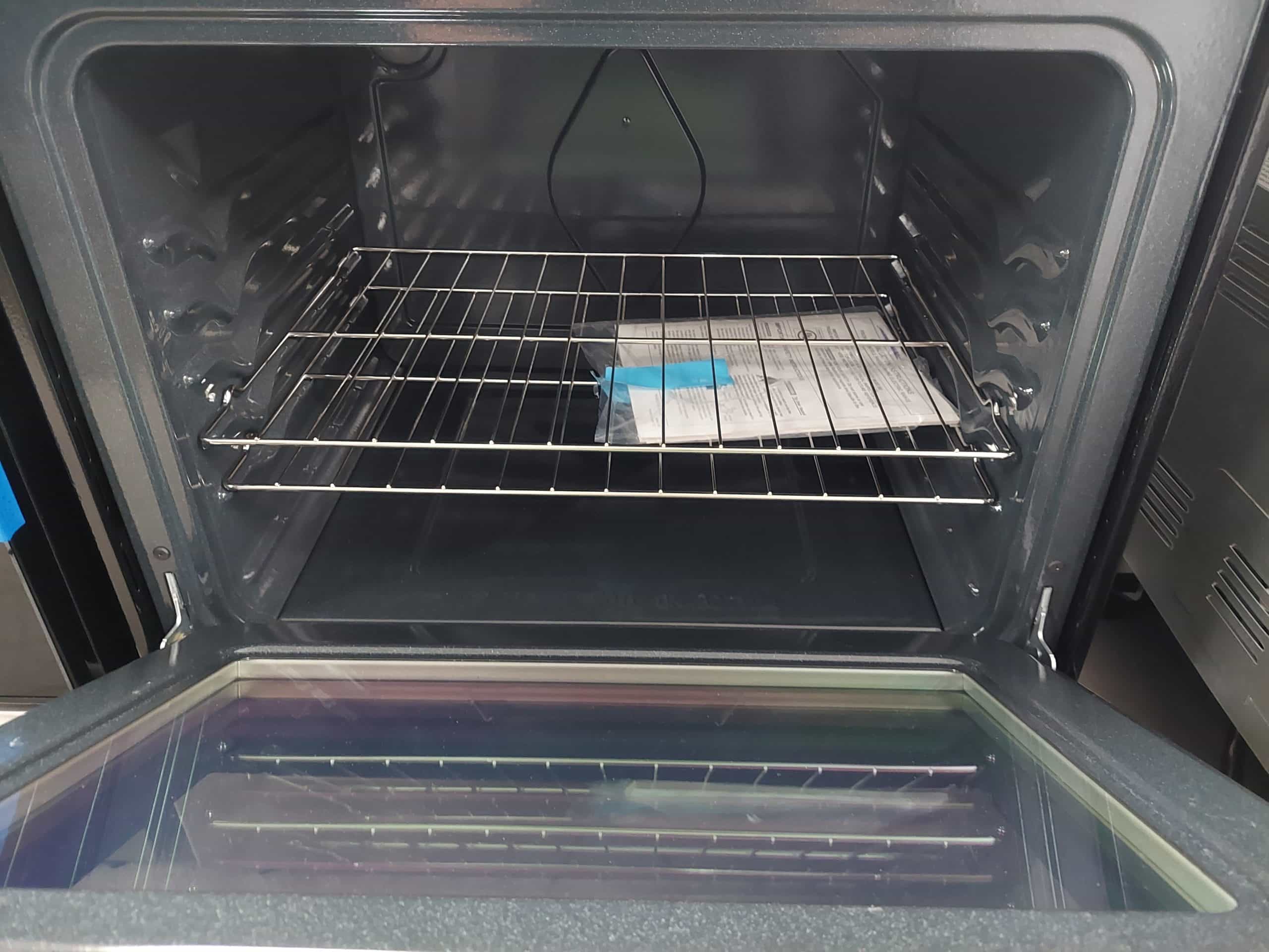 Cuisinière Frigidaire modèle: CFEH3054US N/S: VF21426695 (#2000) (GP ...