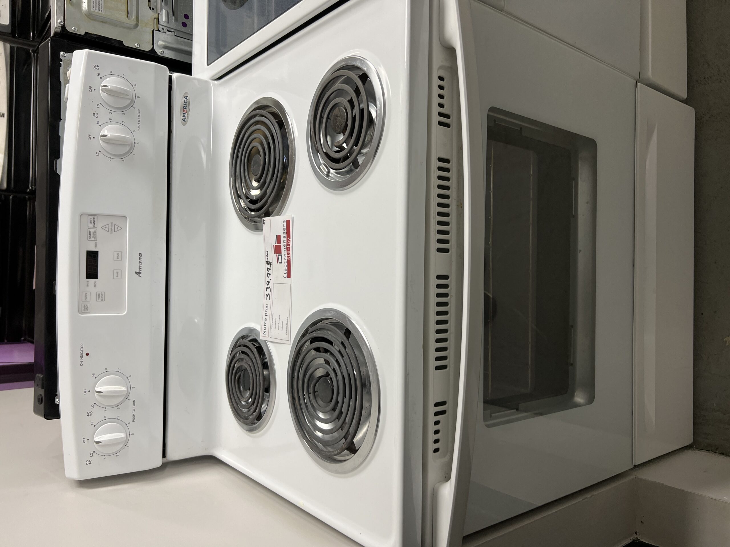 Cuisinière Amana Blanche Serpentin (r) (#4242) - Électroménagers Ste-Foy